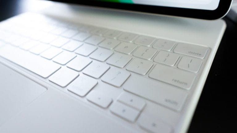 6ヶ月使ったiPad ProのMagic Keyboard！汚れ・傷対策の現状 | satopad